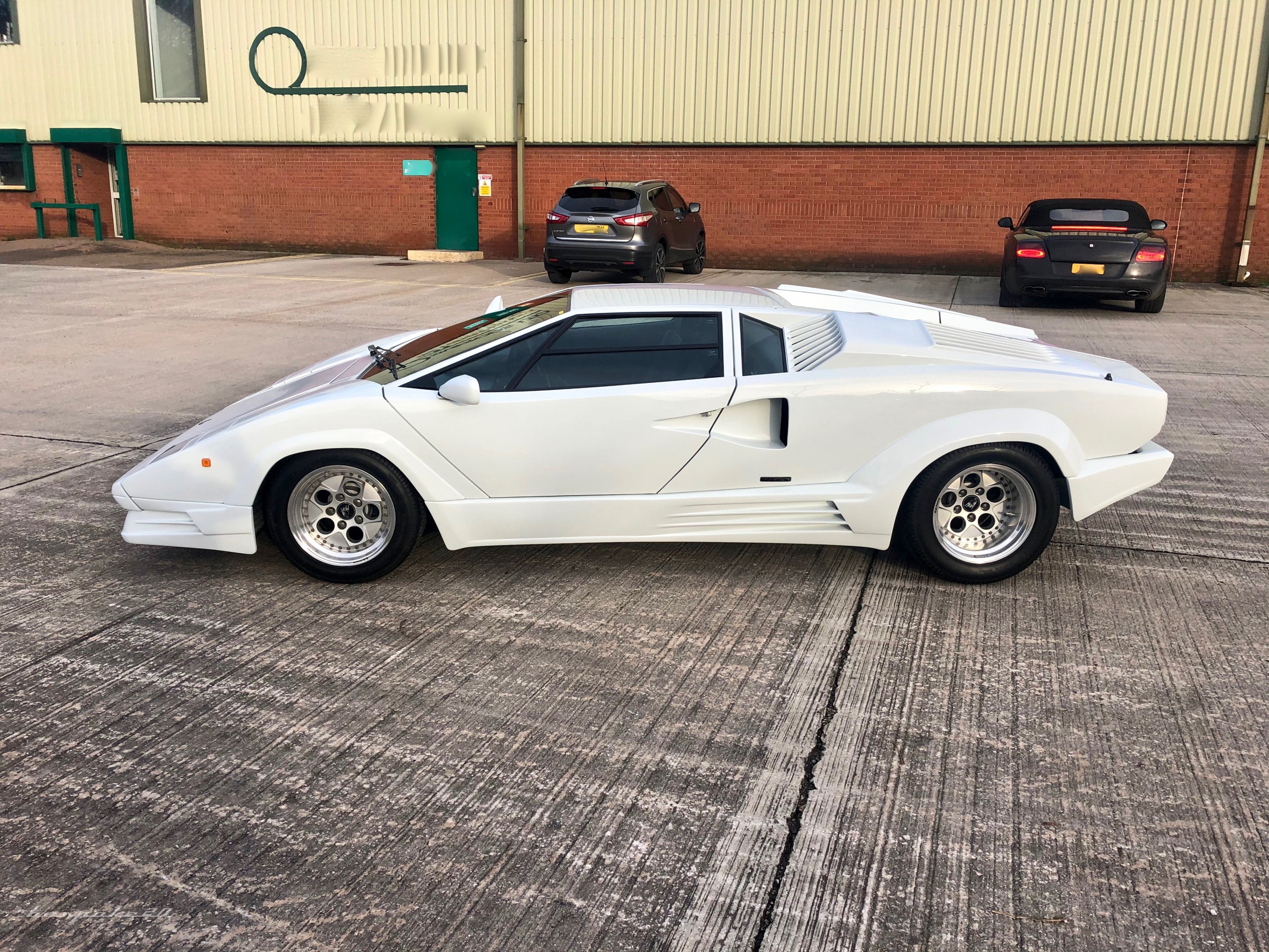 LAMBORGHINI COUNTACH 25TH ANNIVERSARY RHD - Bespoke20