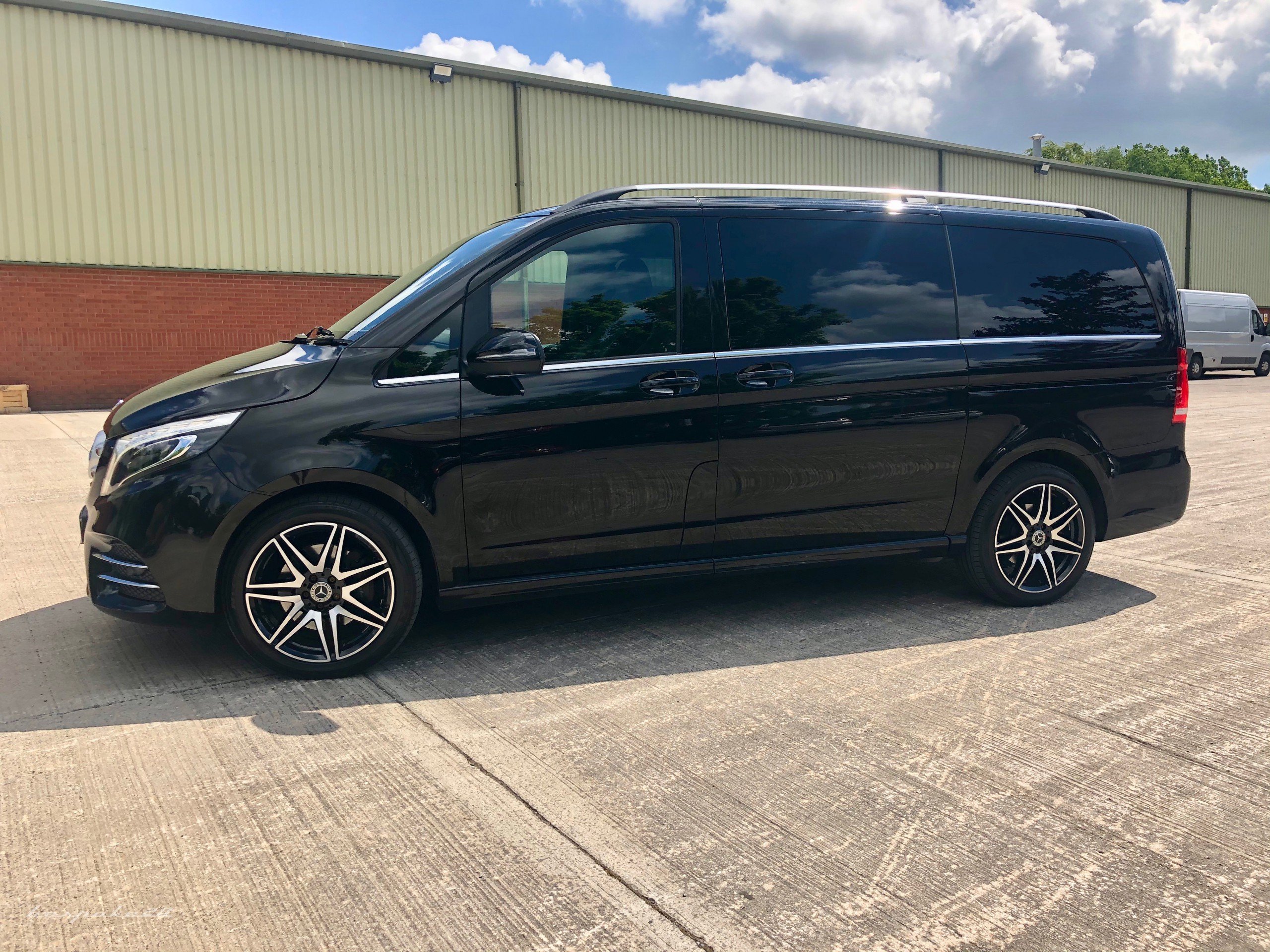 MERCEDES BENZ V250 CDI AMG LINE LWB - Bespoke20